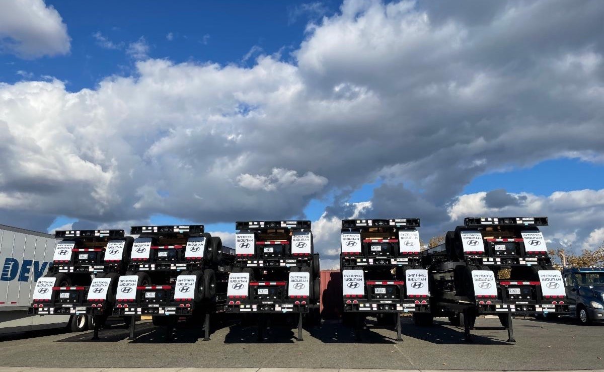 GETTING HANDSY WITH CHASSIS - Devine Intermodal